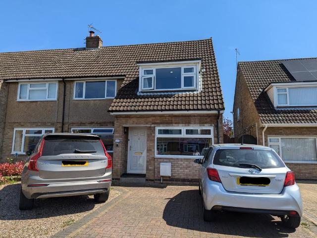 St Stephens Road, Ise Lodge. 4 bed semi detached house to rent £1,475 pcm £340 pw