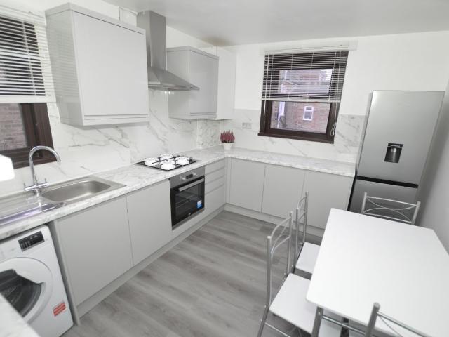 St. Stephen's Road, London E6, 3 bed flat to rent, £2,500 pcm | PrimeLocation