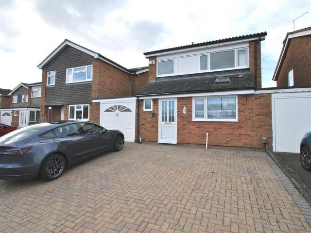 Stotfold SG5 3 bed link detached house to rent £1,780 pcm £411 pw
