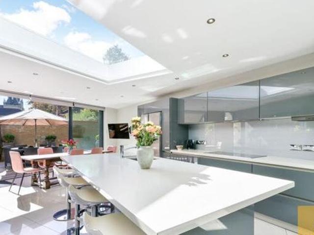 Stott Close, London, 4 Bedroom End