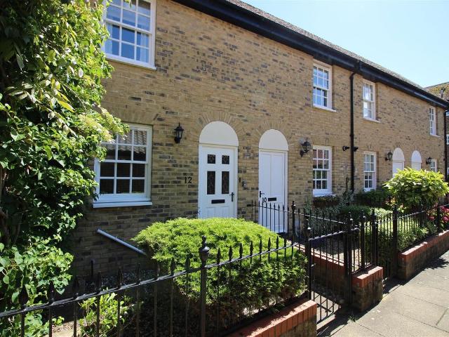 Stour Court, Sandwich, Kent CT13, 2 bed end terrace house to rent, £1,300 pcm | PrimeLocation