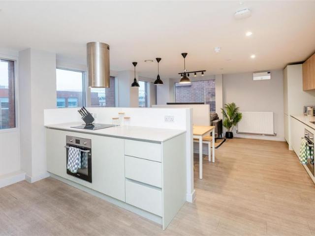 Stour Road, London E3 Studio to rent £2,838 pcm £655 pw
