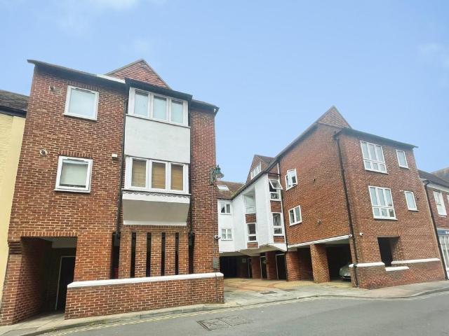 Stour Street, Canterbury CT1 2 bed apartment to rent £1,450 pcm £335 pw