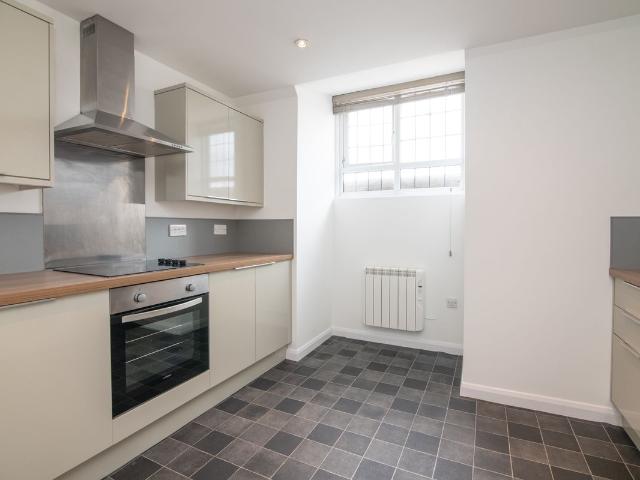 Stourbridge Road, Bromsgrove B61, 1 bed flat to rent, £695 pcm | PrimeLocation