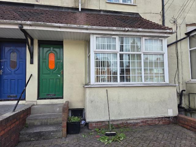 Stourbridge Road, Dudley DY1, 1 bed flat to rent, £650 pcm | PrimeLocation