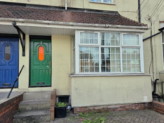 Stourbridge Road, Dudley DY1, 1 bed flat to rent, £695 pcm | PrimeLocation