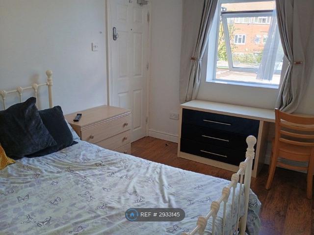 Stourbridge Road, Dudley DY1, Room to rent, £550 pcm | PrimeLocation