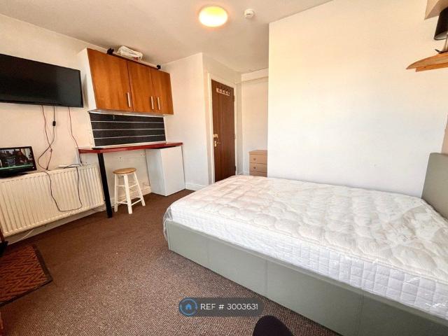 Stourbridge Road, Dudley DY1, Room to rent, £575 pcm | PrimeLocation