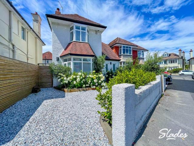Stourcliffe Avenue, Southbourne. 3 bed detached house to rent £2,995 pcm £691 pw