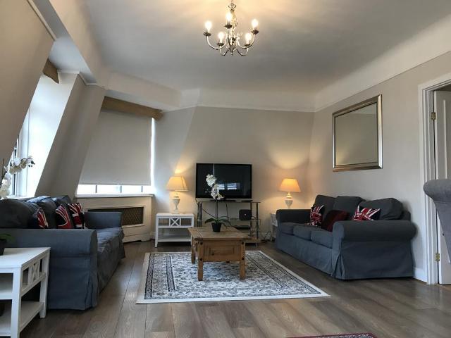 Stourcliffe Street, Marble Arch. 3 bed apartment to rent £5,200 pcm £1,200 pw