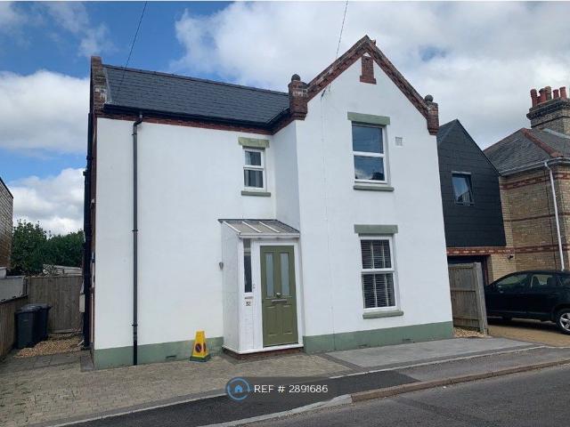 Stourfield Road, Bournemouth BH5, 2 bed flat to rent, £1,100 pcm | PrimeLocation