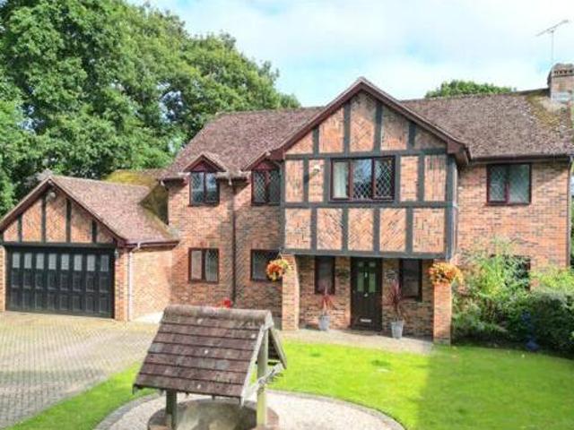 Stouts Lane, Bransgore, 4 Bedroom Detached