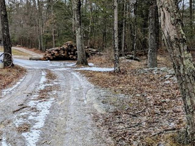 Stove Pipe Aly, Red Hook, NY 12571