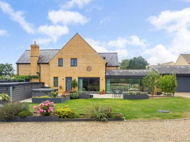Stow Road, Toddington, 4 Bedroom House