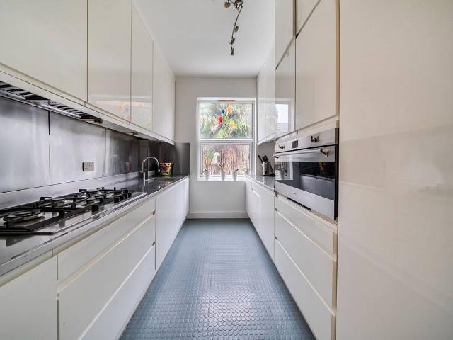 Stowe Road, Shepherd's Bush, London W12, 1 bed flat to rent, £2,376 pcm | PrimeLocation