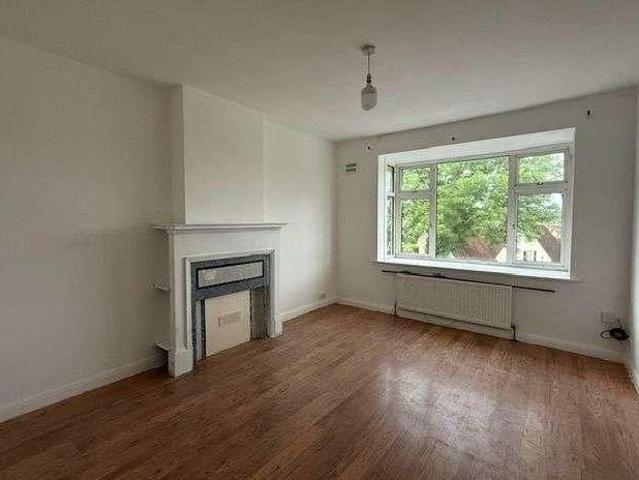 Stoats Nest Road, Coulsdon, CR5
