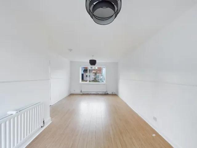 Stobo, East Kilbride, G74