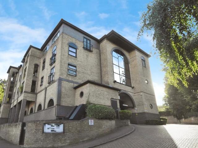 Stock Road, Billericay CM12, 1 bed property to rent, £1,300 pcm | PrimeLocation
