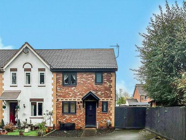 Stocken Close, Hucclecote, 3 Bedroom End