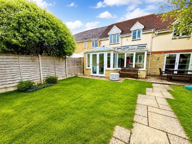 Stockham Close, Cricklade, Swindon. 5 bed house to rent £2,250 pcm £519 pw