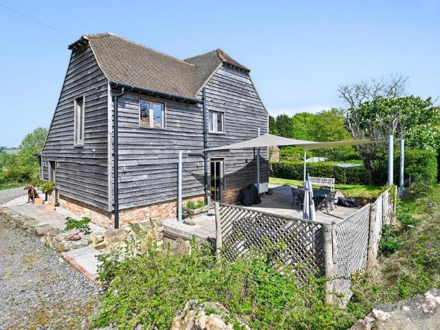 Stocks Granary, The Thorne. 5 bed barn conversion to rent £3,750 pcm £865 pw