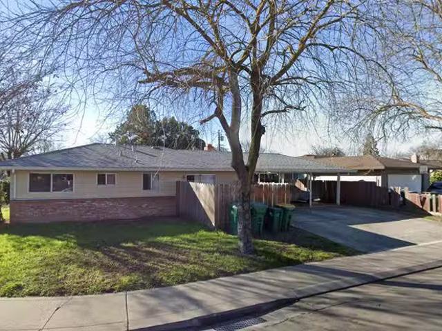 Stockton, CA Triplex $1,400.00 Available December 2023 44.