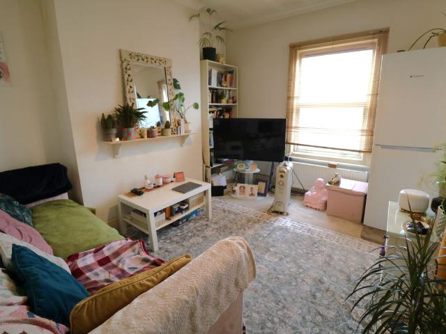 Stockwell Green, London SW9, 1 bed flat to rent, £1,500 pcm | PrimeLocation