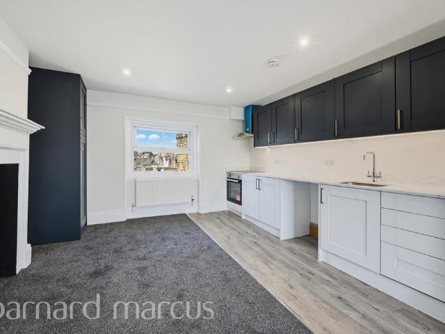 Stockwell Road, London 3 bed apartment to rent £3,000 pcm £692 pw