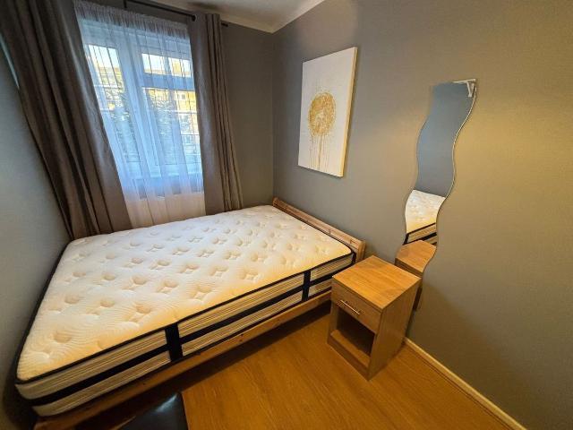 Stockwell Road, London SW9, 3 bed flat to rent, £2,800 pcm | PrimeLocation