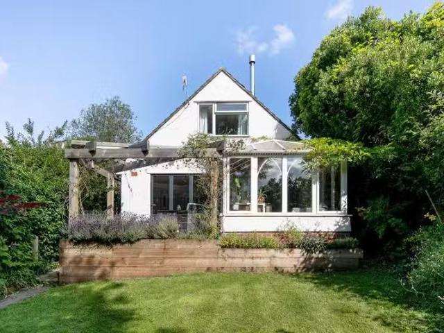 Stoke Bishop, Bristol, BS9 4 bed detached house for sale £85.