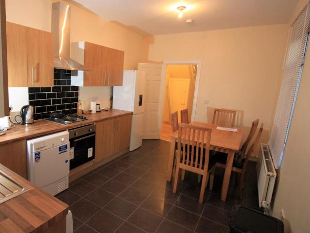 Stoke, Coventry CV2 5 bed terraced house to rent £2,140 pcm £494 pw