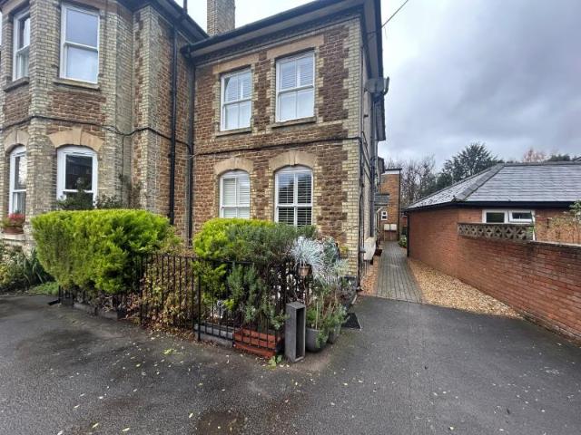 Stoke Grange, Guildford 2 bedrooms Property for lettings Seymours