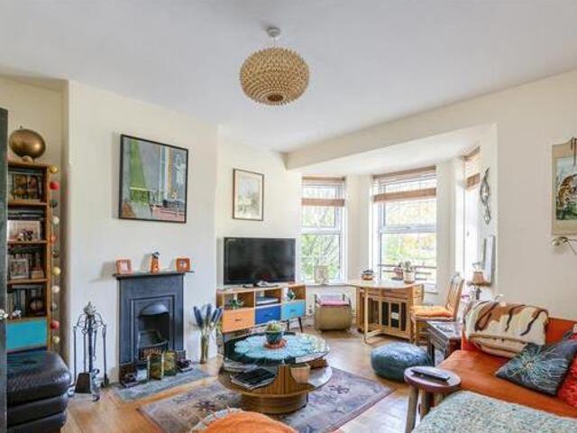 Stoke Newington Church Street, London, 3 Bedroom Apartment