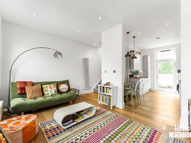 Stoke Newington Church Street, London N16, 2 bed maisonette to rent, £2,950 pcm | PrimeLocation