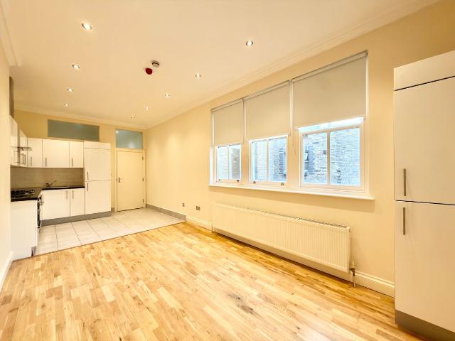 Stoke Newington Road, London N16, 1 bed flat to rent, £1,850 pcm | PrimeLocation