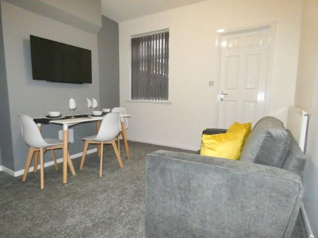 Stoke On Trent, UK ST4, Room to rent, £433 pcm | PrimeLocation