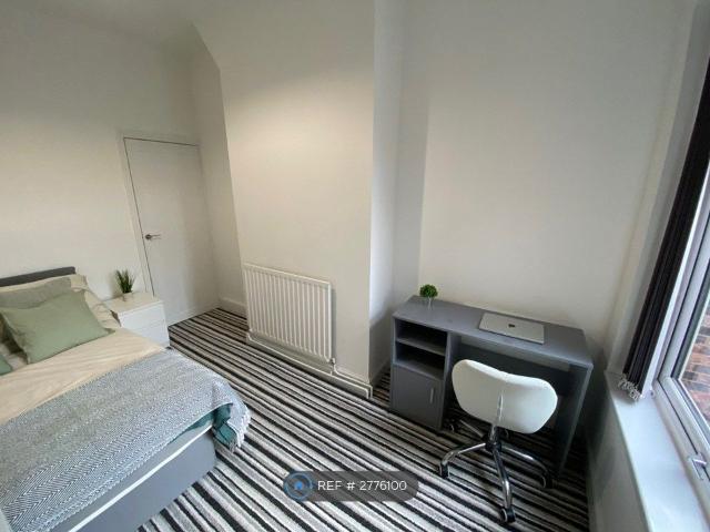 Stoke On Trent, Stoke On Trent ST4, Room to rent, £380 pcm | PrimeLocation
