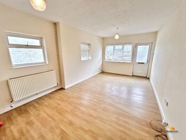 Stoke Road, Aylesbury HP21, 1 bed maisonette to rent, £1,000 pcm | PrimeLocation