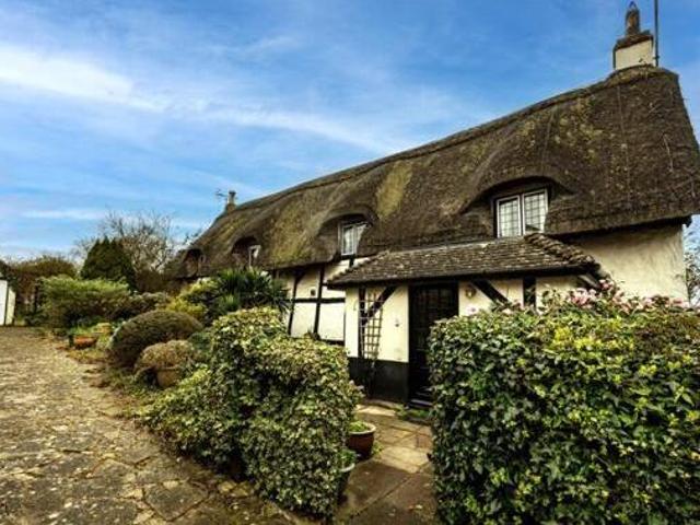 Stoke Road, Bishops Cleeve, 3 Bedroom Cottage