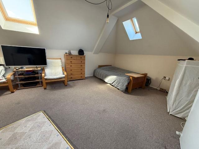 Stoke Road, Guildford GU1, Studio to rent, £1,025 pcm | PrimeLocation