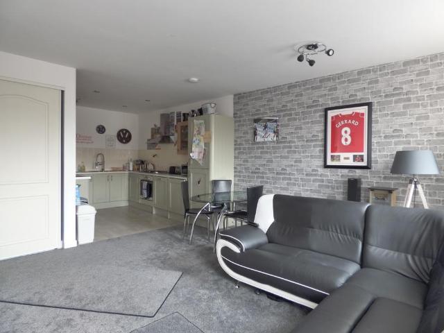Stoke Road, Gosport, PO12 2 bed flat to rent £1,150 pcm £265 pw