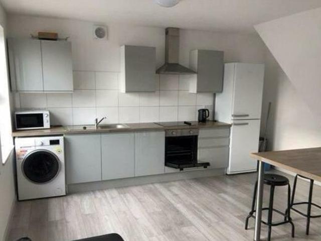 Stoke Road, Shelton, 4 Bedroom Flat