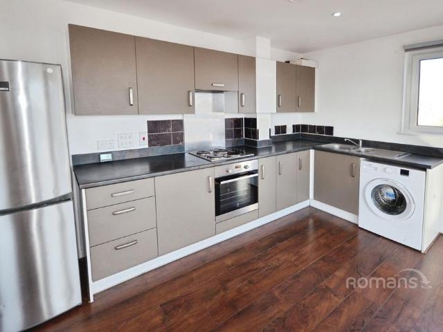 Stoke Road, Slough, Berkshire, SL2 1 bed flat to rent £1,150 pcm £265 pw