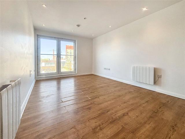 Stoke Road, Slough, Berkshire SL2, 1 bed flat to rent, £1,100 pcm | PrimeLocation