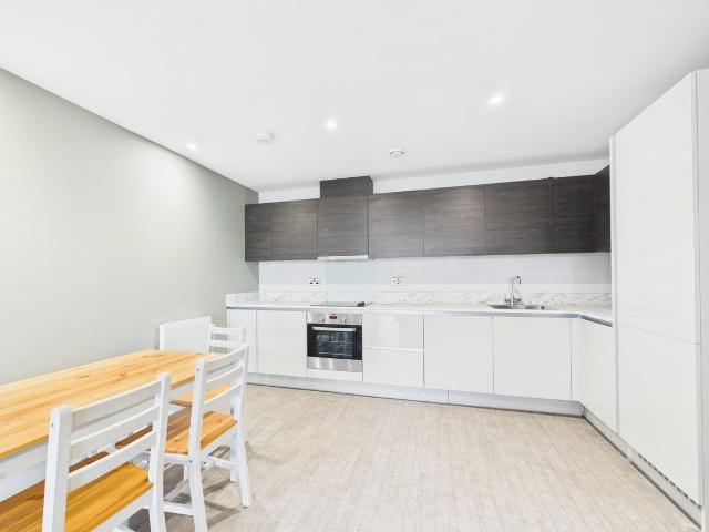 Stoke Road, Slough, Berkshire SL2, 2 bed flat to rent, £1,750 pcm | PrimeLocation