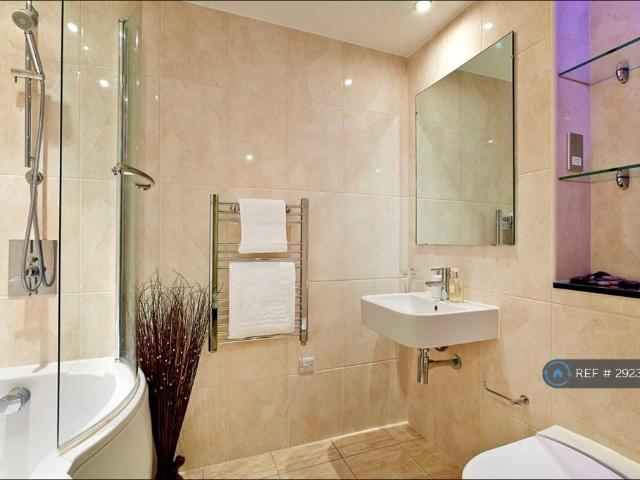 Stoke Road, Slough, SL2 1 bed flat to rent £1,225 pcm £283 pw