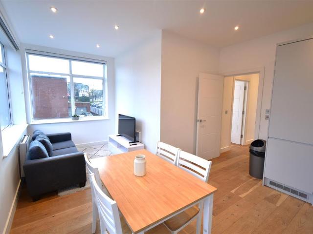 Stoke Road, Slough SL2, 2 bed property to rent, £1,500 pcm | PrimeLocation