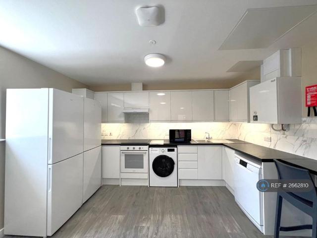 Stokes Croft, Bristol, BS2 7 bed flat to rent £4,900 pcm £1,131 pw