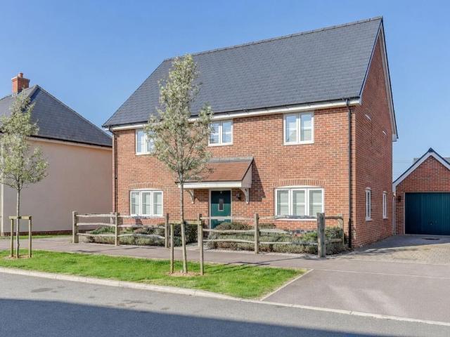 Stokes Link, Runwell, Wickford SS11, 4 bed detached house to rent, £3,000 pcm | PrimeLocation