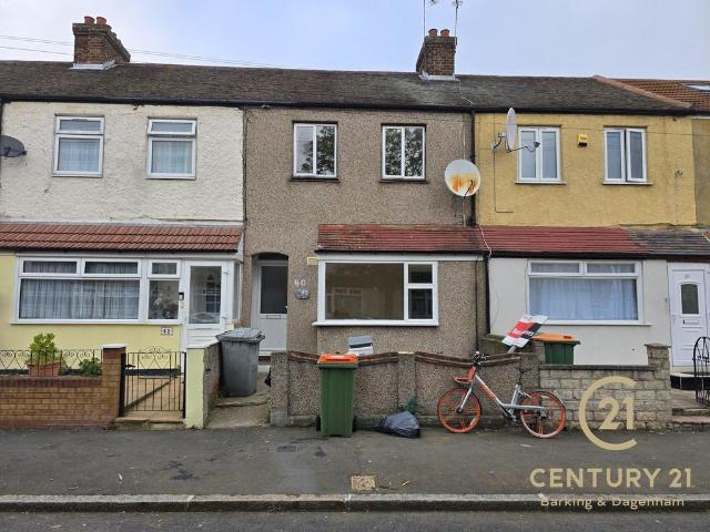 Stokes Road 4 bed terraced house to rent £2,650 pcm £612 pw